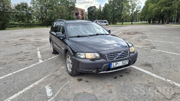 Melns Volvo XC70 2002 Rīga, ar dzinēja tilpumu 2.50 L un nobraukumu 404 tūkst. km par 2000 €, foto 1 vietnē AUTOMOTO.COM.LV