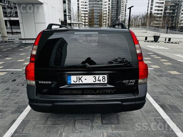 Melns Volvo XC70 2003 Rīga, ar dzinēja tilpumu 2.40 L un nobraukumu 430 tūkst. km par 3300 €, foto 3 vietnē AUTOMOTO.COM.LV