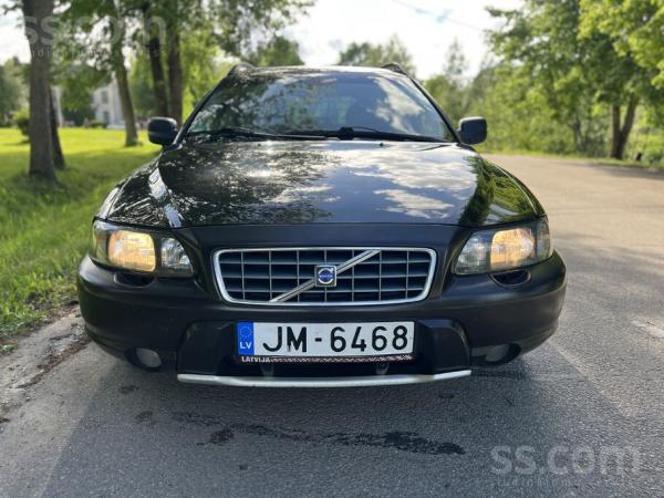 Melns Volvo XC70 2003 Rēzekne, ar dzinēja tilpumu 2.40 L un nobraukumu 432 tūkst. km par 2750 €, foto 1 vietnē AUTOMOTO.COM.LV