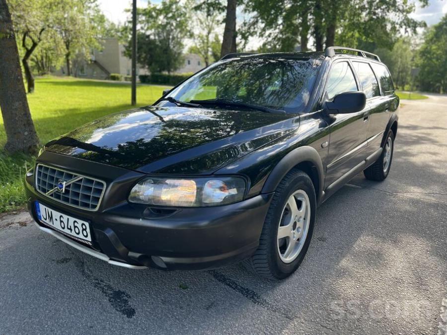 Black Volvo XC70 2003 in Rezekne, with an engine capacity of 2.40 L and mileage of 432 thousand km for 2750 €, photo 3 on AUTOMOTO.COM.LV