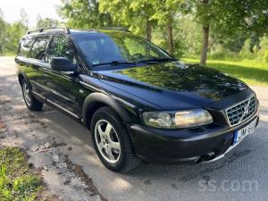 Black Volvo XC70 2003 in Rezekne, with an engine capacity of 2.40 L and mileage of 432 thousand km for 2750 €, photo 4 on AUTOMOTO.COM.LV