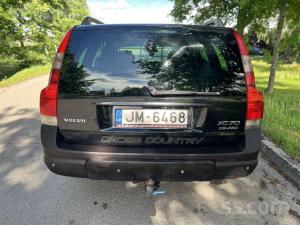 Black Volvo XC70 2003 in Rezekne, with an engine capacity of 2.40 L and mileage of 432 thousand km for 2750 €, photo 8 on AUTOMOTO.COM.LV