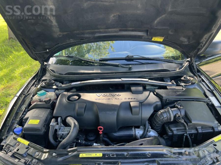 Black Volvo XC70 2003 in Rezekne, with an engine capacity of 2.40 L and mileage of 432 thousand km for 2750 €, photo 13 on AUTOMOTO.COM.LV
