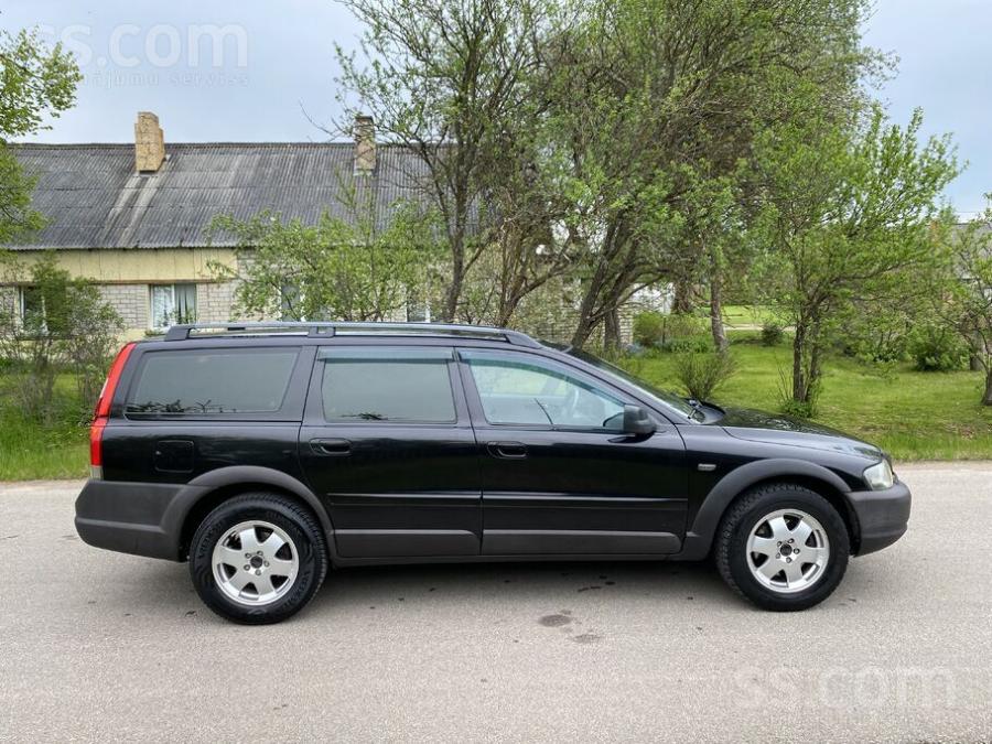 Melns Volvo XC70 2003 Balvi, ar dzinēja tilpumu 2.40 L un nobraukumu 354 tūkst. km par 2850 €, foto 7 vietnē AUTOMOTO.COM.LV