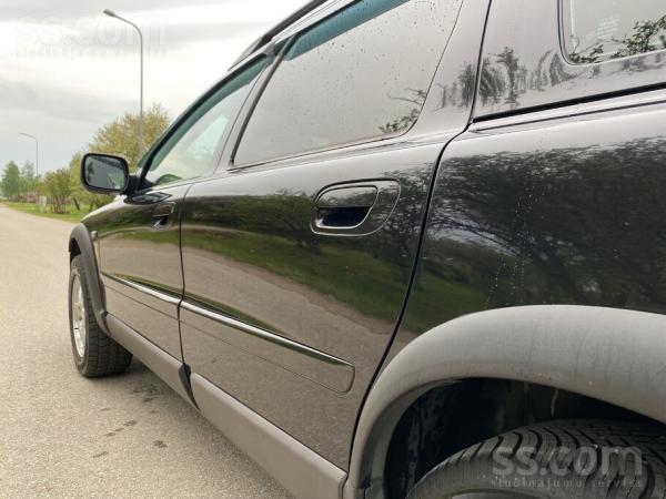 Melns Volvo XC70 2003 Balvi, ar dzinēja tilpumu 2.40 L un nobraukumu 354 tūkst. km par 2850 €, foto 10 vietnē AUTOMOTO.COM.LV