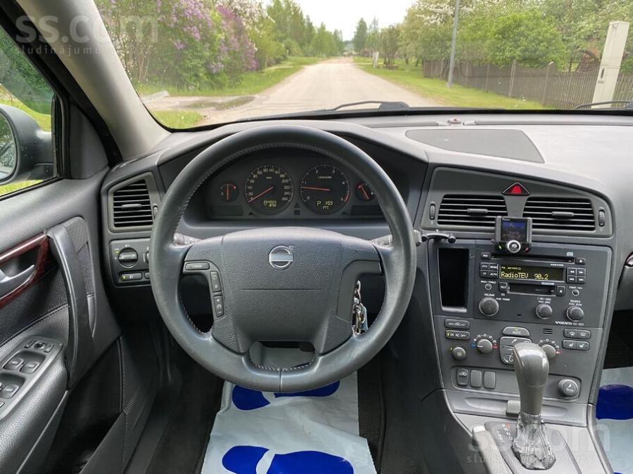 Melns Volvo XC70 2003 Balvi, ar dzinēja tilpumu 2.40 L un nobraukumu 354 tūkst. km par 2850 €, foto 16 vietnē AUTOMOTO.COM.LV