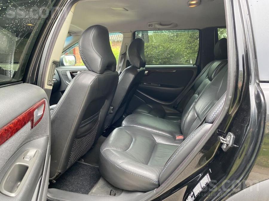 Melns Volvo XC70 2003 Balvi, ar dzinēja tilpumu 2.40 L un nobraukumu 354 tūkst. km par 2850 €, foto 19 vietnē AUTOMOTO.COM.LV