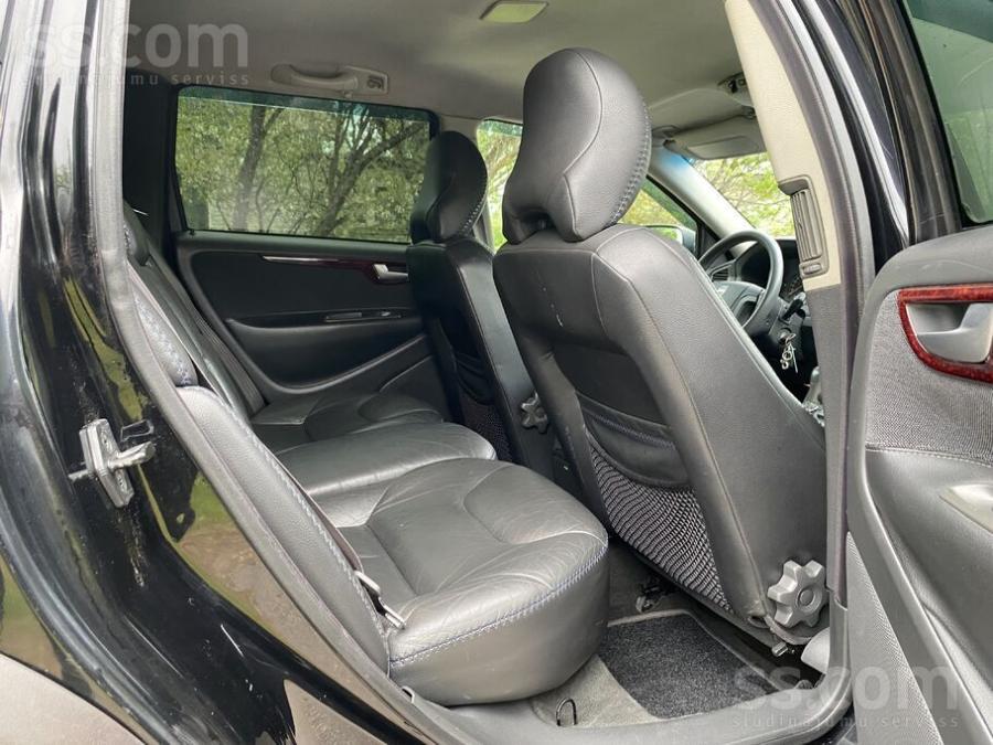 Melns Volvo XC70 2003 Balvi, ar dzinēja tilpumu 2.40 L un nobraukumu 354 tūkst. km par 2850 €, foto 21 vietnē AUTOMOTO.COM.LV