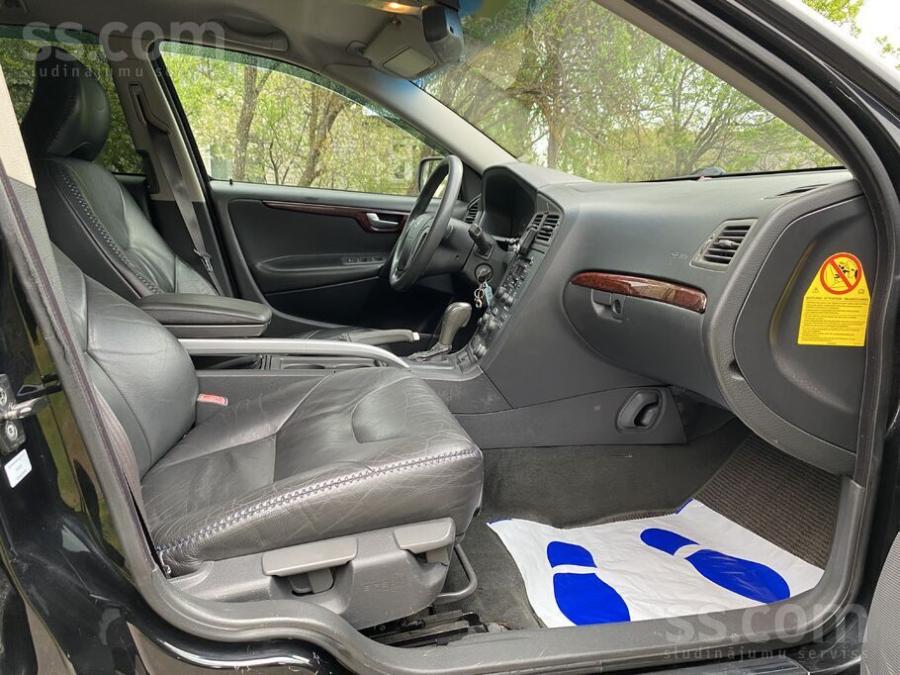 Melns Volvo XC70 2003 Balvi, ar dzinēja tilpumu 2.40 L un nobraukumu 354 tūkst. km par 2850 €, foto 22 vietnē AUTOMOTO.COM.LV