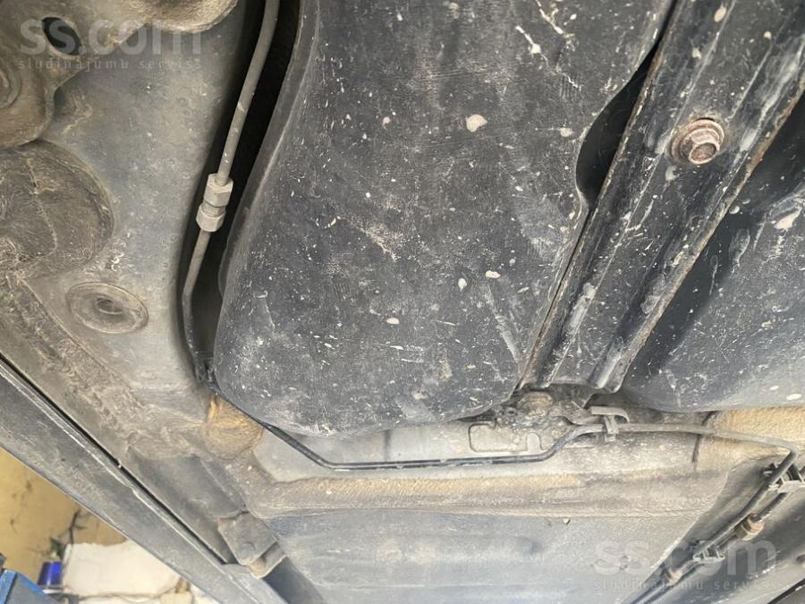 Melns Volvo XC70 2003 Balvi, ar dzinēja tilpumu 2.40 L un nobraukumu 354 tūkst. km par 2850 €, foto 24 vietnē AUTOMOTO.COM.LV