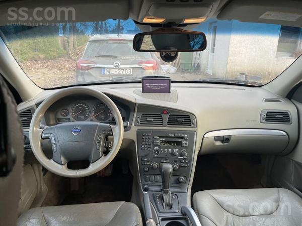 Melns Volvo XC70 2003 Ogre, ar dzinēja tilpumu 2.50 L un nobraukumu 323 tūkst. km par 4200 €, foto 8 vietnē AUTOMOTO.COM.LV