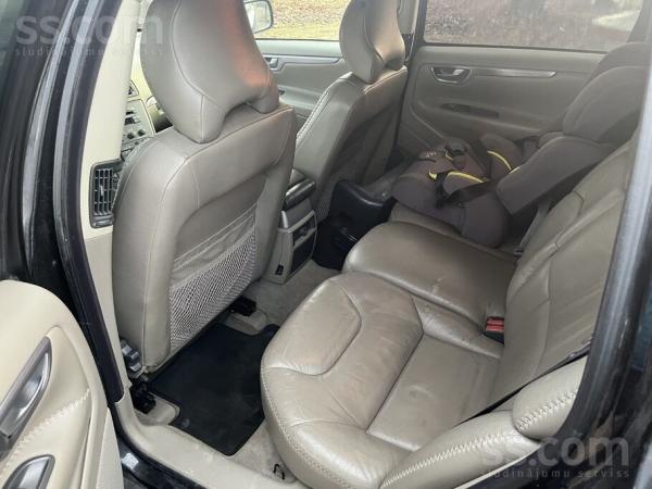 Melns Volvo XC70 2003 Ogre, ar dzinēja tilpumu 2.50 L un nobraukumu 323 tūkst. km par 4200 €, foto 9 vietnē AUTOMOTO.COM.LV