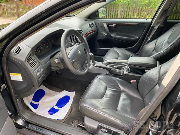 Melns Volvo XC70 2003 Balvi, ar dzinēja tilpumu 2.40 L un nobraukumu 345 tūkst. km par 2950 €, foto 9 vietnē AUTOMOTO.COM.LV
