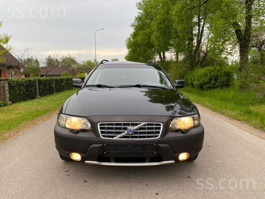 Melns Volvo XC70 2003 Balvi, ar dzinēja tilpumu 2.40 L un nobraukumu 345 tūkst. km par 2950 €, foto 3 vietnē AUTOMOTO.COM.LV
