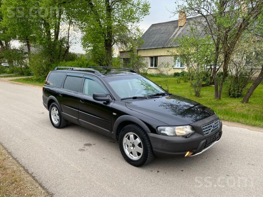 Melns Volvo XC70 2003 Balvi, ar dzinēja tilpumu 2.40 L un nobraukumu 345 tūkst. km par 2950 €, foto 4 vietnē AUTOMOTO.COM.LV