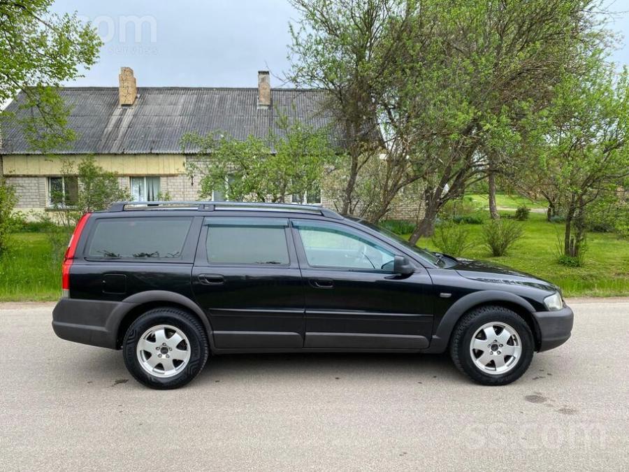 Melns Volvo XC70 2003 Balvi, ar dzinēja tilpumu 2.40 L un nobraukumu 345 tūkst. km par 2950 €, foto 5 vietnē AUTOMOTO.COM.LV