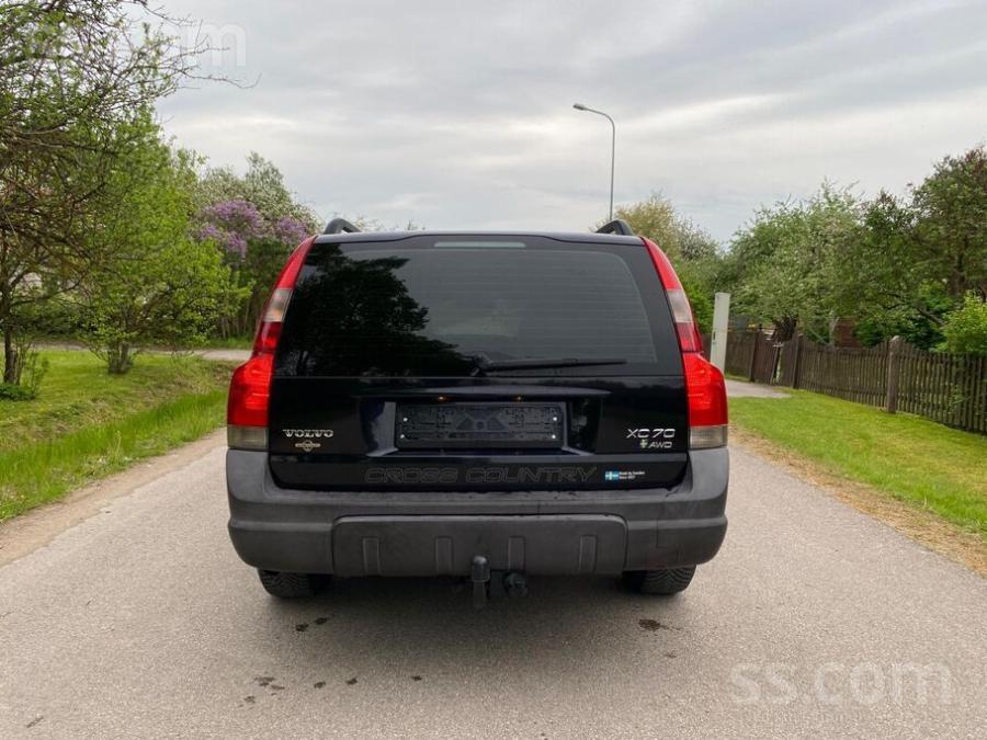 Melns Volvo XC70 2003 Balvi, ar dzinēja tilpumu 2.40 L un nobraukumu 345 tūkst. km par 2950 €, foto 7 vietnē AUTOMOTO.COM.LV