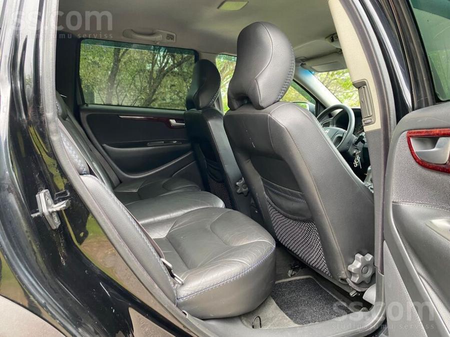 Melns Volvo XC70 2003 Balvi, ar dzinēja tilpumu 2.40 L un nobraukumu 345 tūkst. km par 2950 €, foto 12 vietnē AUTOMOTO.COM.LV