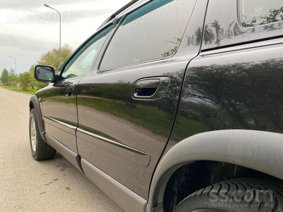 Melns Volvo XC70 2003 Balvi, ar dzinēja tilpumu 2.40 L un nobraukumu 345 tūkst. km par 2950 €, foto 19 vietnē AUTOMOTO.COM.LV