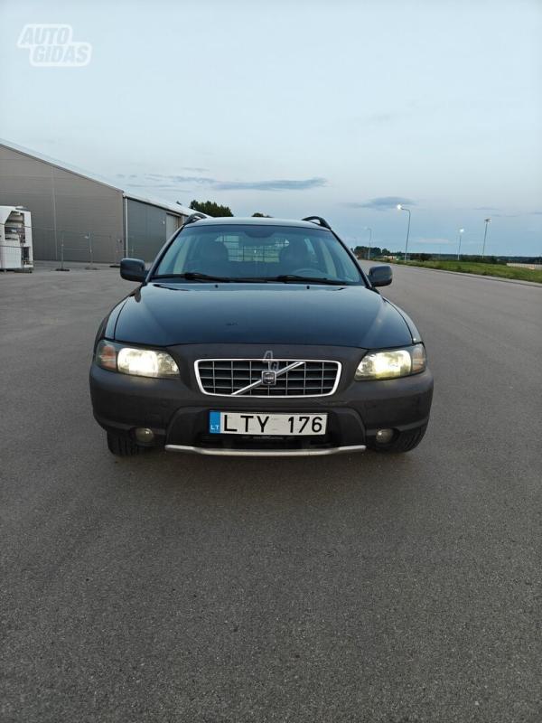 Volvo XC70 2003 in Vilnius on AUTOMOTO.COM.LV Black Volvo XC70 2003 in Vilnius, with an engine capacity of 2.40 L and mileage of 351 thousand km for 2800 €, photo 9 on AUTOMOTO.COM.LV
