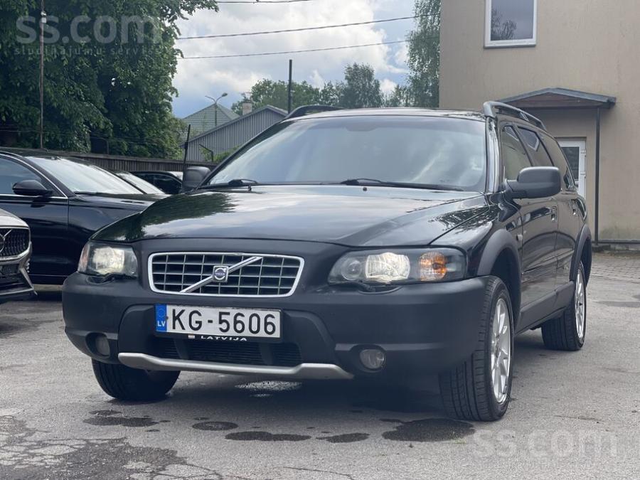 Melns Volvo XC70 2004 Rīga, ar dzinēja tilpumu 2.40 L un nobraukumu 0 tūkst. km par 2900 €, foto 1 vietnē AUTOMOTO.COM.LV