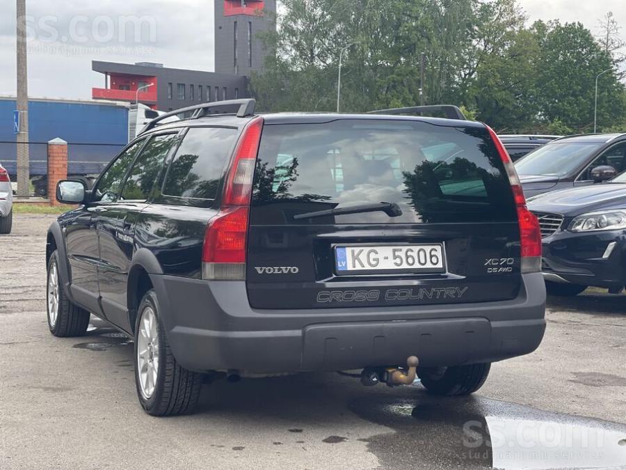 Melns Volvo XC70 2004 Rīga, ar dzinēja tilpumu 2.40 L un nobraukumu 0 tūkst. km par 2900 €, foto 3 vietnē AUTOMOTO.COM.LV