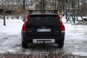 Black Volvo XC70 2004 in Jelgava, with an engine capacity of 2.40 L and mileage of 373 thousand km for 3400 €, photo 5 on AUTOMOTO.COM.LV