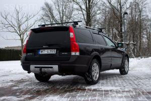 Black Volvo XC70 2004 in Jelgava, with an engine capacity of 2.40 L and mileage of 373 thousand km for 3400 €, photo 6 on AUTOMOTO.COM.LV
