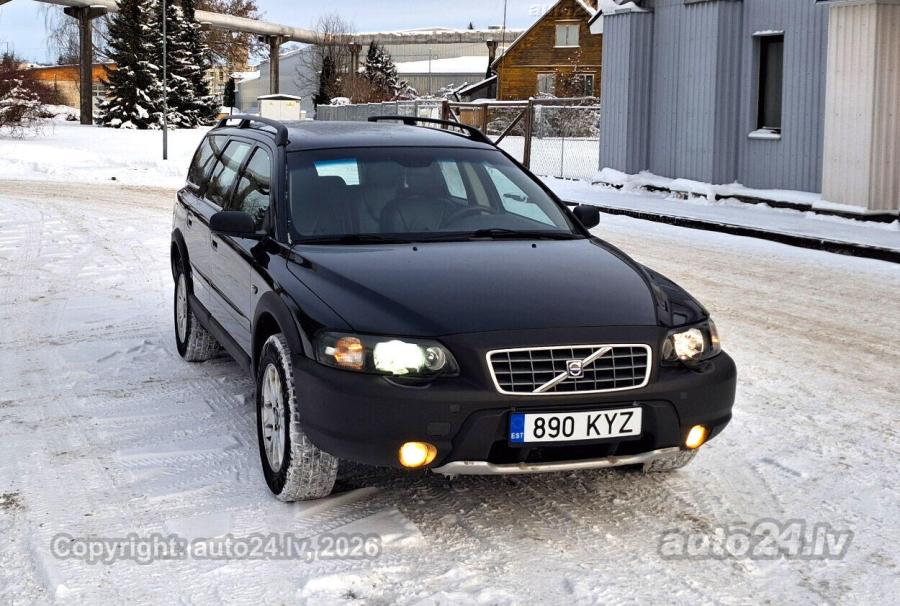 Melns Volvo XC70 2004 Paide, ar dzinēja tilpumu 2.40 L un nobraukumu 383 tūkst. km par 4950 €, foto 1 vietnē AUTOMOTO.COM.LV