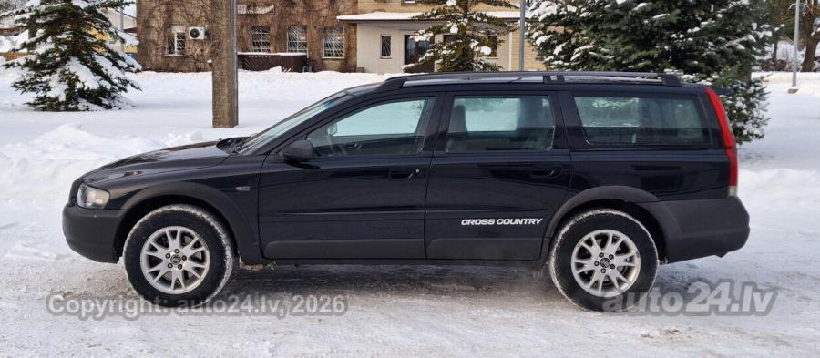 Melns Volvo XC70 2004 Paide, ar dzinēja tilpumu 2.40 L un nobraukumu 383 tūkst. km par 4950 €, foto 3 vietnē AUTOMOTO.COM.LV