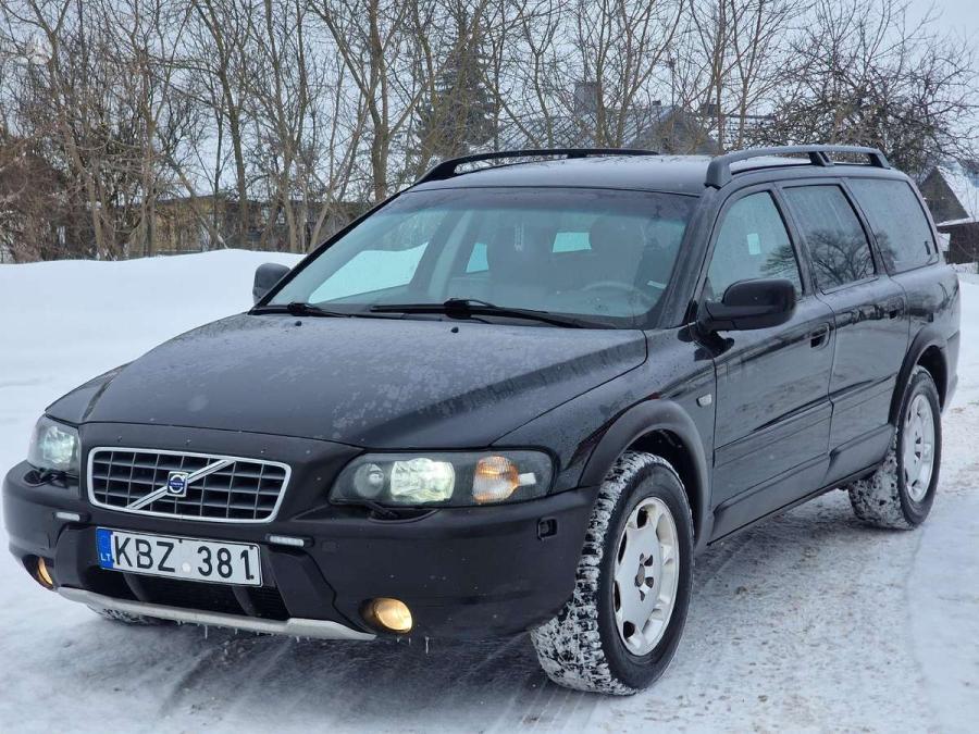 Черный Вольво ХС70 2004 в Укмерге, объемом двигателя 2.40 л и пробегом 370 тыс. км за 2350 €, фото 10 на AUTOMOTO.COM.LV
