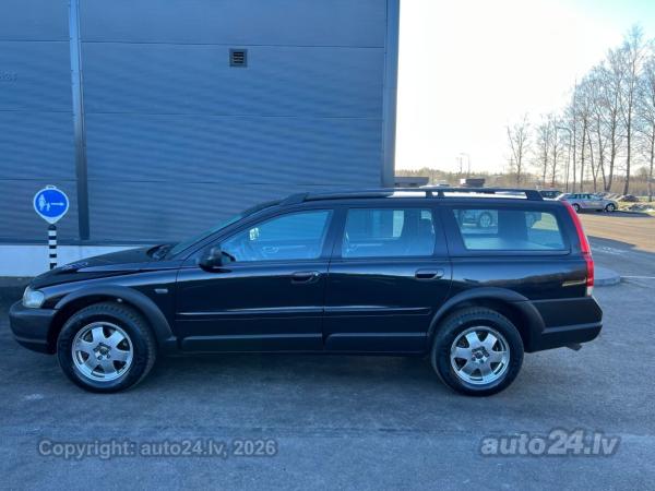 Black Volvo XC70 2004 in Paide, with an engine capacity of 2.40 L and mileage of 357 thousand km for 4499 €, photo 6 on AUTOMOTO.COM.LV