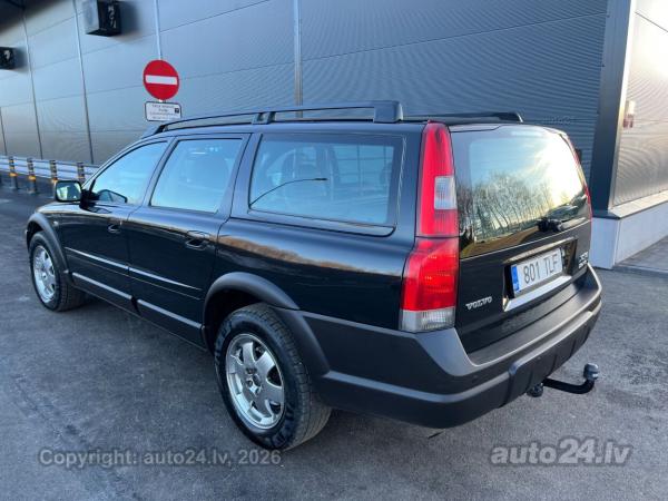 Black Volvo XC70 2004 in Paide, with an engine capacity of 2.40 L and mileage of 357 thousand km for 4499 €, photo 7 on AUTOMOTO.COM.LV