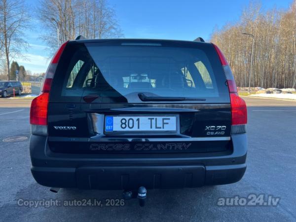 Black Volvo XC70 2004 in Paide, with an engine capacity of 2.40 L and mileage of 357 thousand km for 4499 €, photo 9 on AUTOMOTO.COM.LV