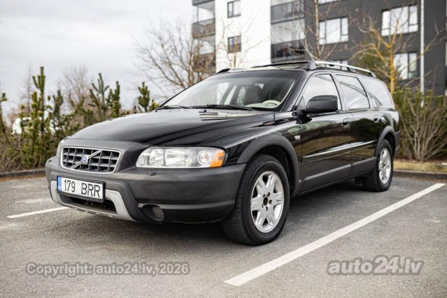 Melns Volvo XC70 2004 Tallina, ar dzinēja tilpumu 2.50 L un nobraukumu 342 tūkst. km par 2998 €, foto 3 vietnē AUTOMOTO.COM.LV