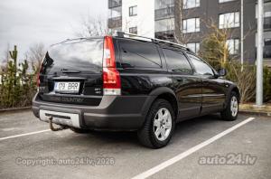 Melns Volvo XC70 2004 Tallina, ar dzinēja tilpumu 2.50 L un nobraukumu 342 tūkst. km par 2998 €, foto 4 vietnē AUTOMOTO.COM.LV