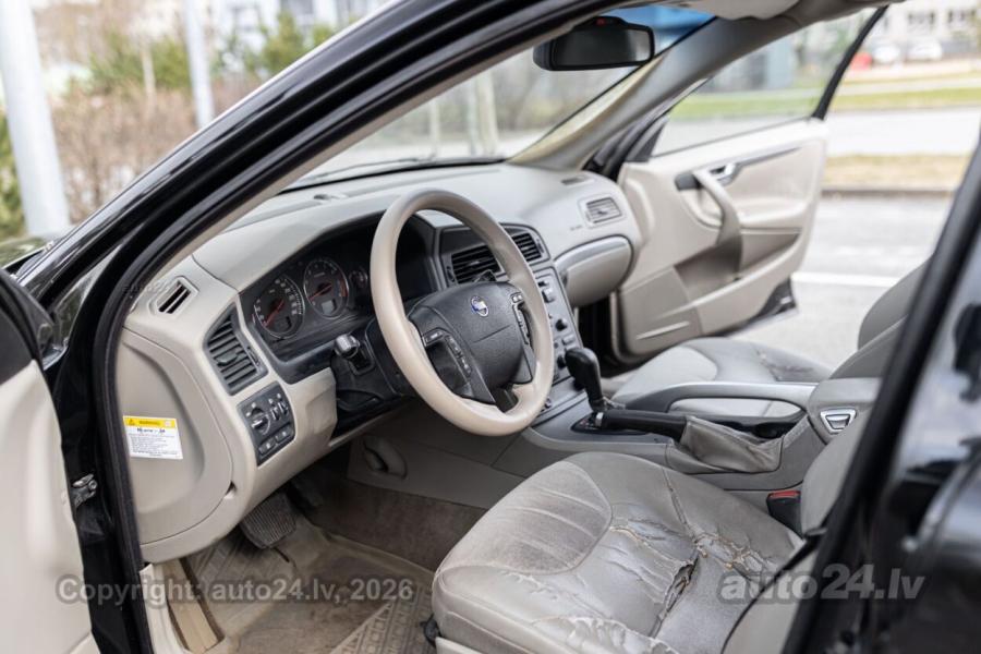Melns Volvo XC70 2004 Tallina, ar dzinēja tilpumu 2.50 L un nobraukumu 342 tūkst. km par 2998 €, foto 21 vietnē AUTOMOTO.COM.LV
