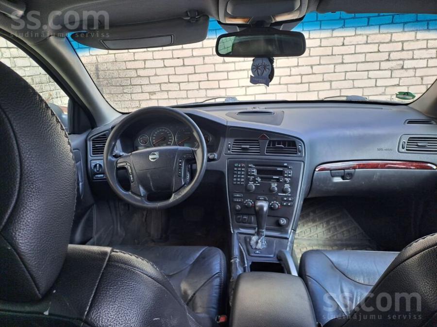 Melns Volvo XC70 2004 Ogre, ar dzinēja tilpumu 2.50 L un nobraukumu 431 tūkst. km par 1750 €, foto 3 vietnē AUTOMOTO.COM.LV