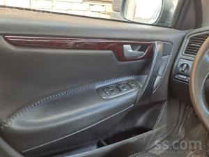 Melns Volvo XC70 2004 Ogre, ar dzinēja tilpumu 2.50 L un nobraukumu 431 tūkst. km par 1750 €, foto 4 vietnē AUTOMOTO.COM.LV