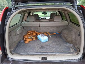 Melns Volvo XC70 2004 Rīga, ar dzinēja tilpumu 2.40 L un nobraukumu 373 tūkst. km par 2300 €, foto 7 vietnē AUTOMOTO.COM.LV