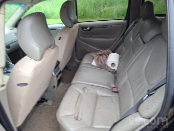 Melns Volvo XC70 2004 Rīga, ar dzinēja tilpumu 2.40 L un nobraukumu 373 tūkst. km par 2300 €, foto 7 vietnē AUTOMOTO.COM.LV