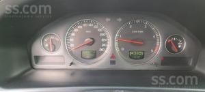 Black Volvo XC70 2004 in Rezekne, with an engine capacity of 2.40 L and mileage of 390 thousand km for 2250 €, photo 14 on AUTOMOTO.COM.LV