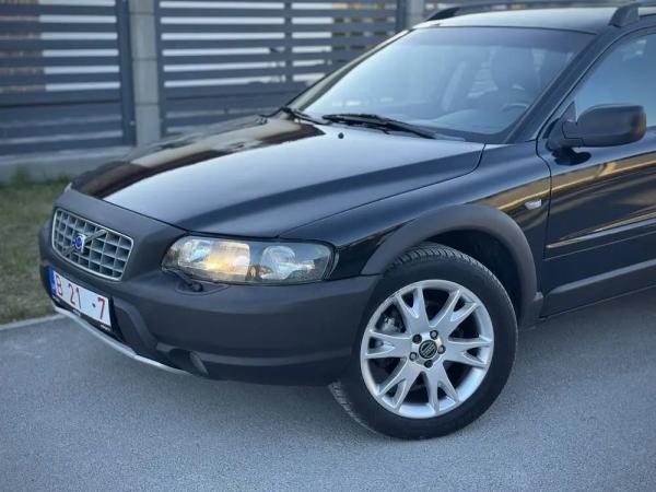 Melns Volvo XC70 2004 Jelgava, ar dzinēja tilpumu 2.40 L un nobraukumu 360 tūkst. km par 4500 €, foto 2 vietnē AUTOMOTO.COM.LV