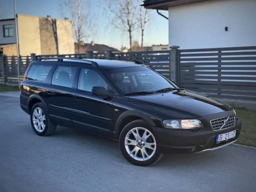 Черный Вольво ХС70 2004 в Елгава, объемом двигателя 2.40 л и пробегом 360 тыс. км за 4500 €, фото 7 на AUTOMOTO.COM.LV