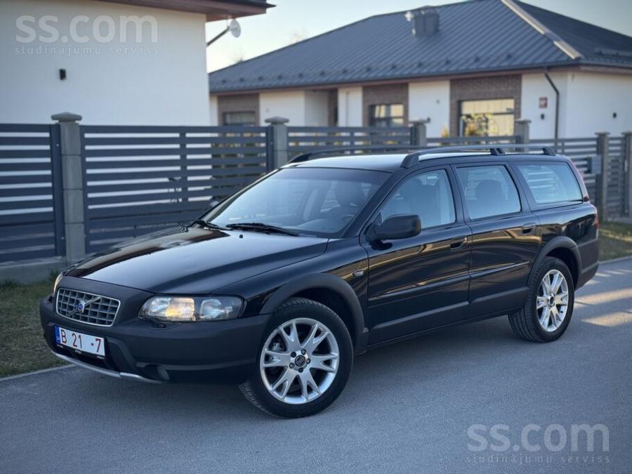 Melns Volvo XC70 2004 Jelgava, ar dzinēja tilpumu 2.40 L un nobraukumu 360 tūkst. km par 4200 €, foto 1 vietnē AUTOMOTO.COM.LV