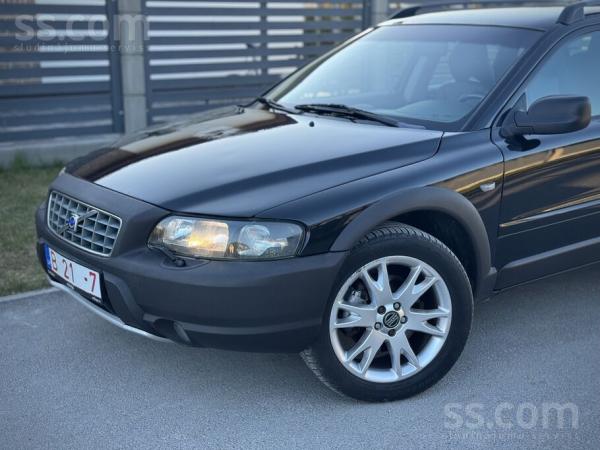 Melns Volvo XC70 2004 Jelgava, ar dzinēja tilpumu 2.40 L un nobraukumu 360 tūkst. km par 4200 €, foto 2 vietnē AUTOMOTO.COM.LV