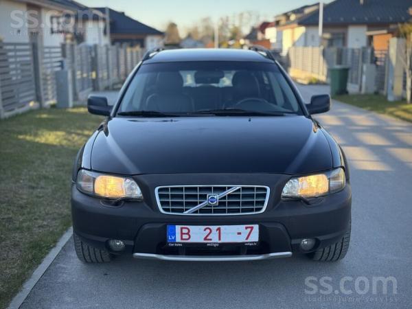 Melns Volvo XC70 2004 Jelgava, ar dzinēja tilpumu 2.40 L un nobraukumu 360 tūkst. km par 4200 €, foto 3 vietnē AUTOMOTO.COM.LV