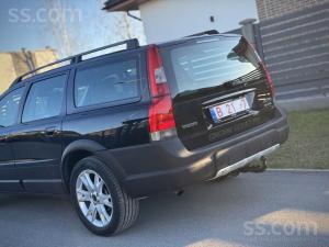 Melns Volvo XC70 2004 Jelgava, ar dzinēja tilpumu 2.40 L un nobraukumu 360 tūkst. km par 4200 €, foto 6 vietnē AUTOMOTO.COM.LV