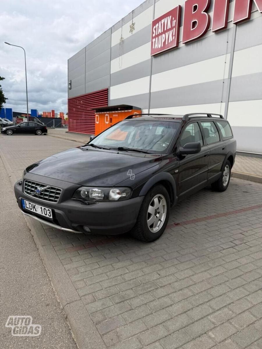 Melns Volvo XC70 2004 Šilutė, ar dzinēja tilpumu 2.40 L un nobraukumu 43 tūkst. km par 2000 €, foto 1 vietnē AUTOMOTO.COM.LV