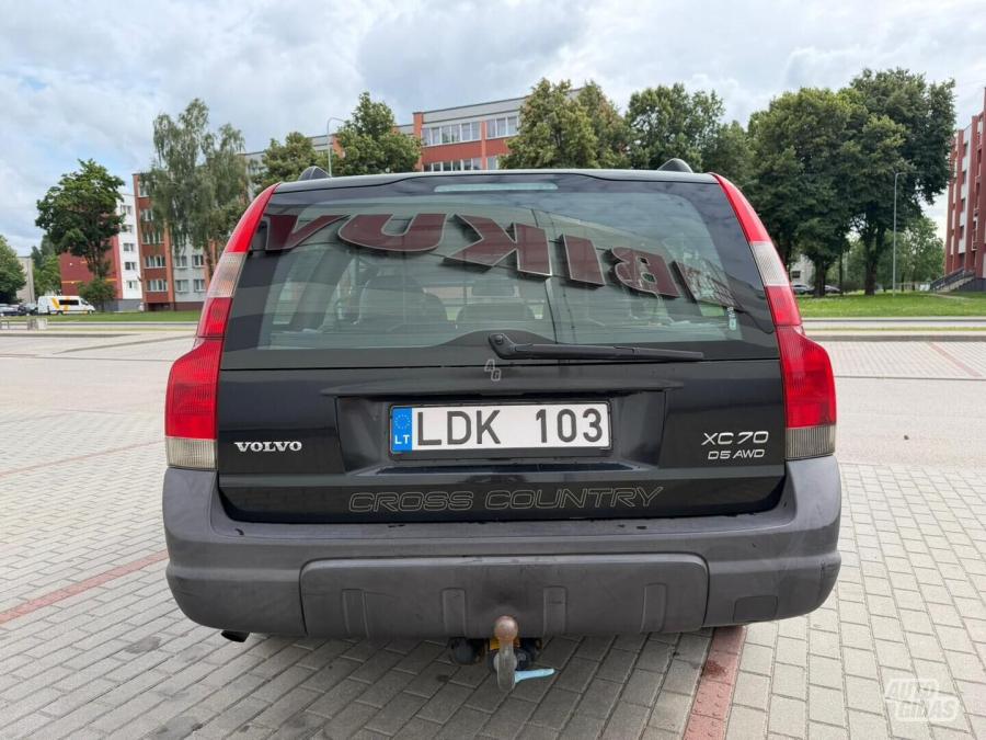 Melns Volvo XC70 2004 Šilutė, ar dzinēja tilpumu 2.40 L un nobraukumu 43 tūkst. km par 2000 €, foto 5 vietnē AUTOMOTO.COM.LV